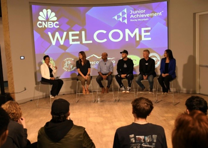 Sharon Epperson with Denver area high school students and entrepreneurs ...
