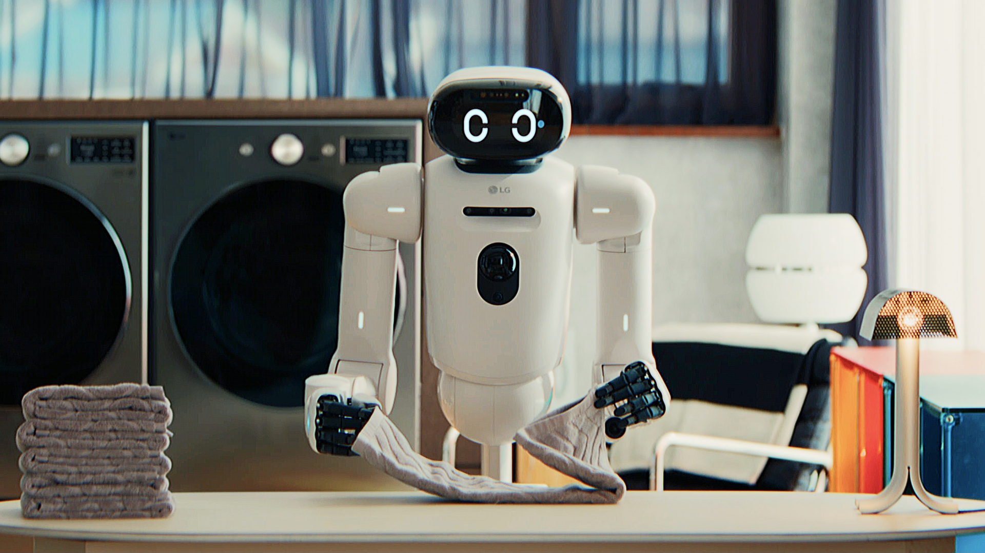 LG's CLOiD Robot Wants Your Saturday Chore List - eWeek
